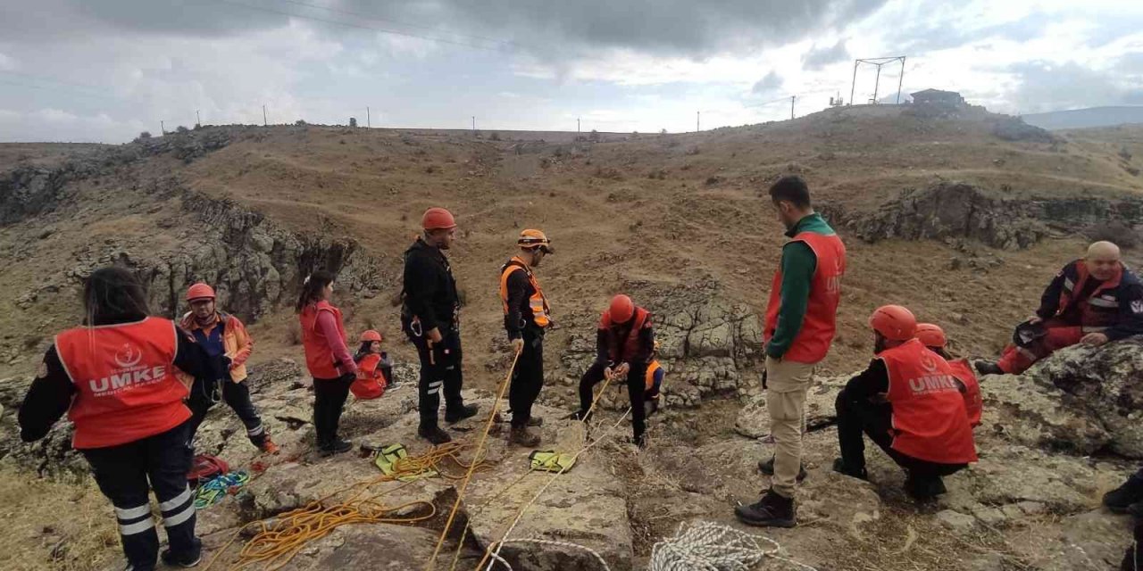 Komando eğitimlerini aratmayan UMKE eğitimi