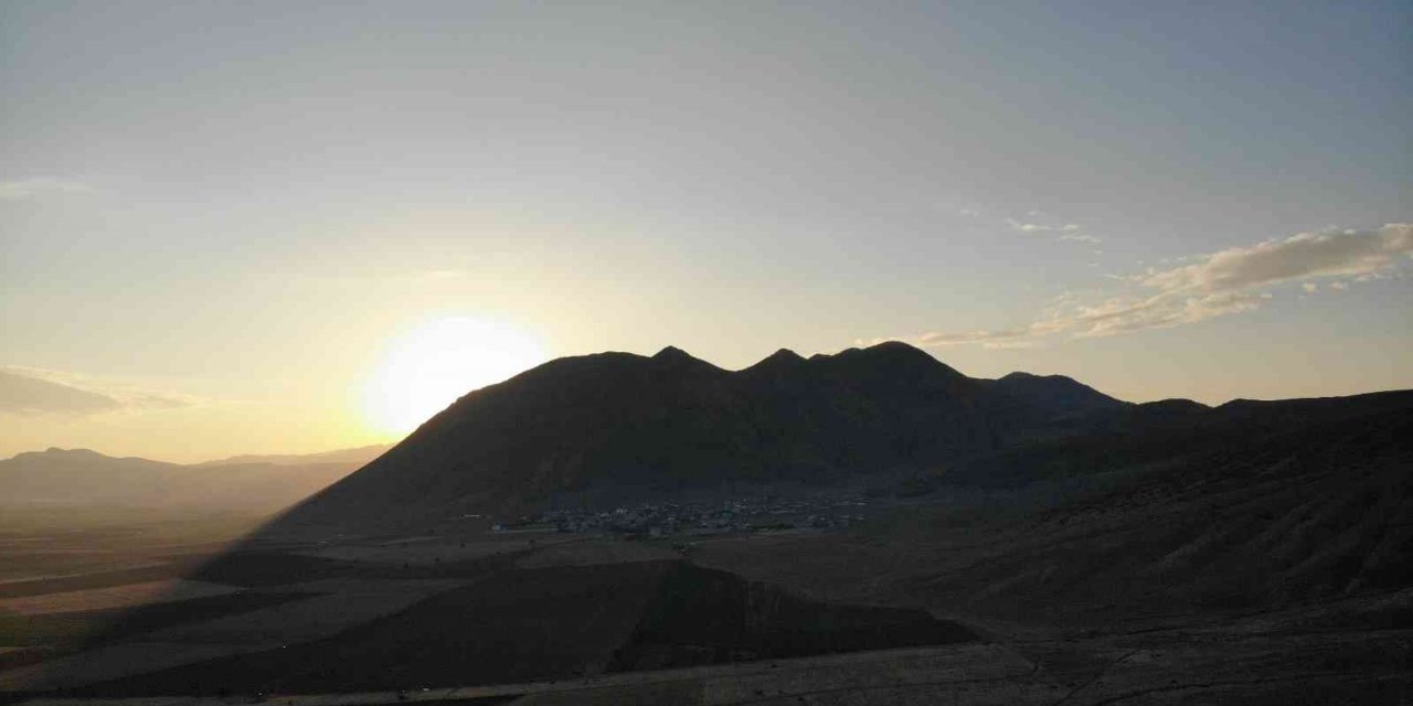 Kirkor Dağı’nda eşsiz gün batımı