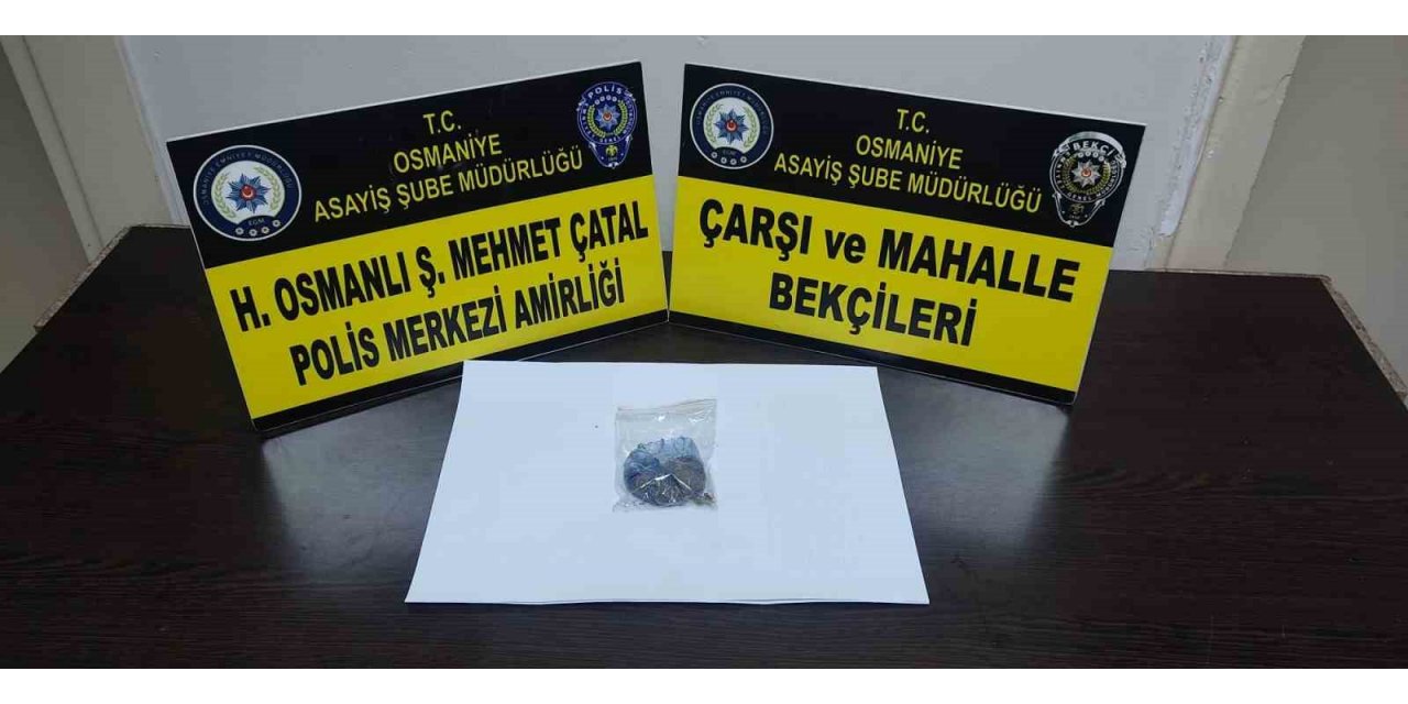 Osmaniye’de asayiş uygulamasında yakalanan 18 şüpheli tutuklandı Osmaniye’de asayiş uygulamasında yakalanan 18 şüpheli tutuklandı