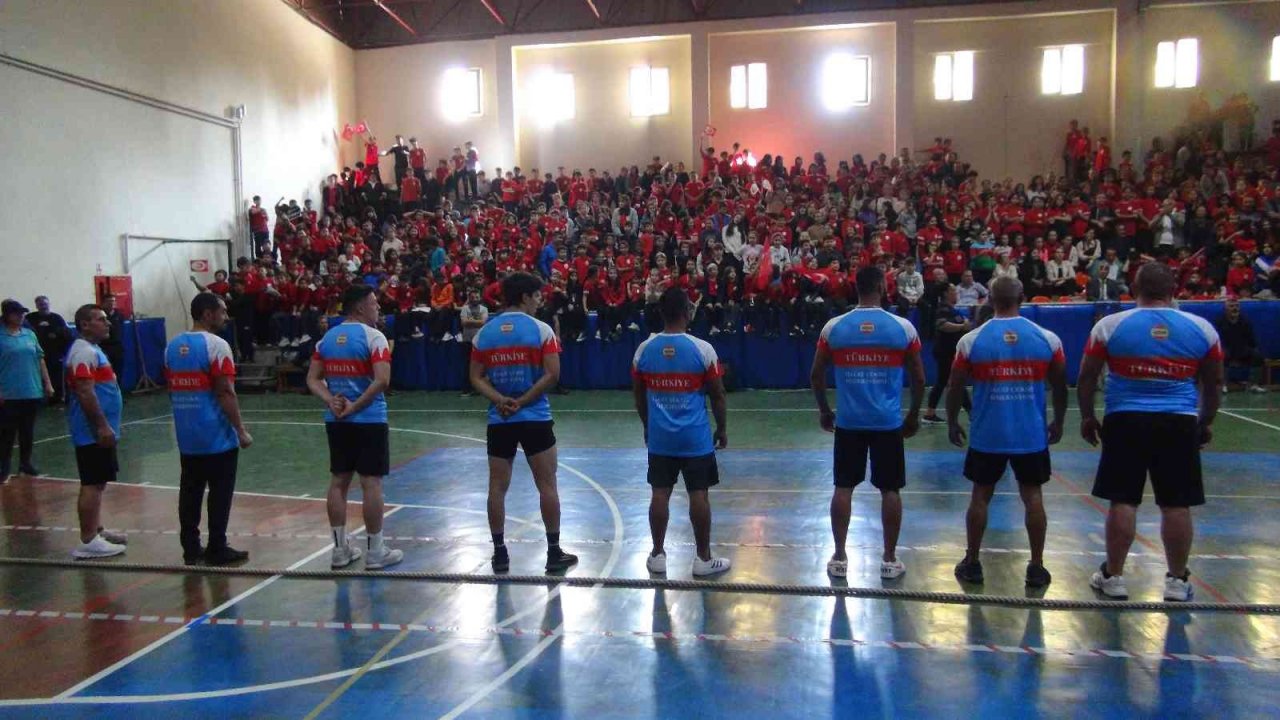 Uluslararası Halat Çekme Şampiyonası Silifke’de yapıldı