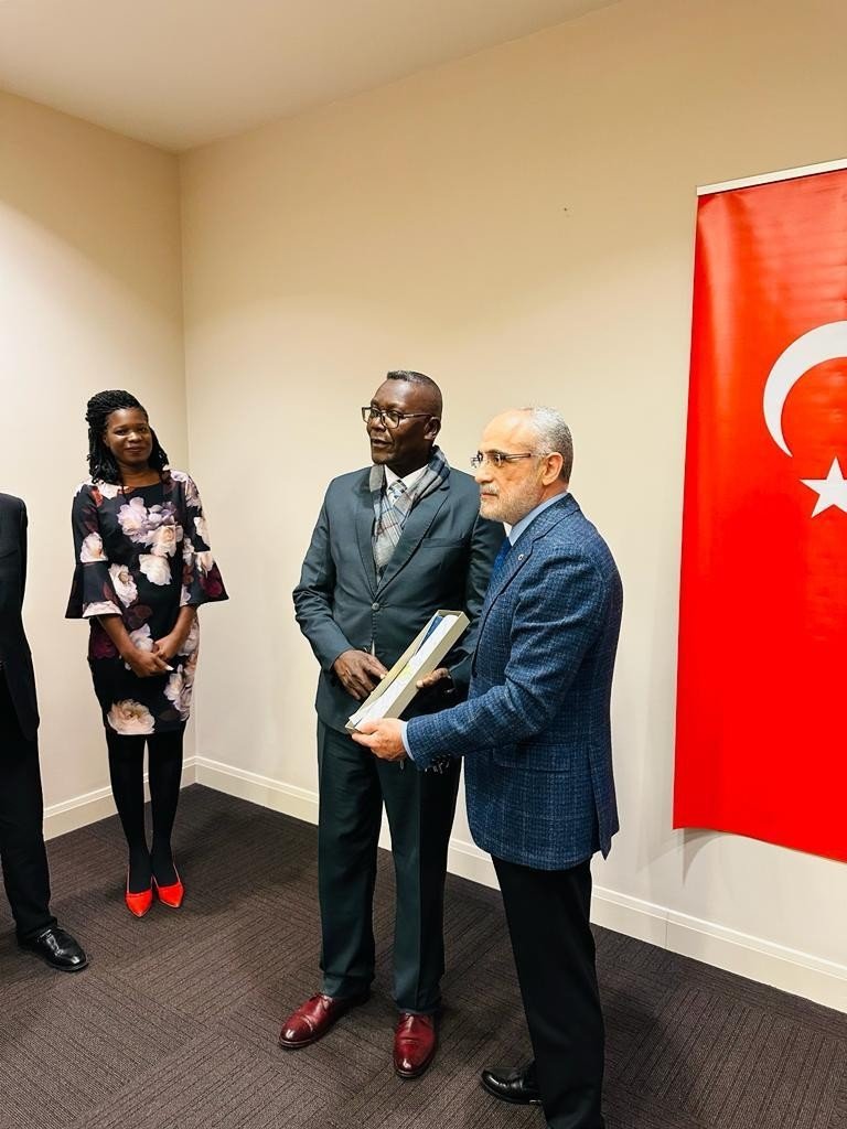 Cumhurbaşkanı Başdanışmanı Topçu, Kenya’nın Sıaya Bölge Valisi Orengo ...