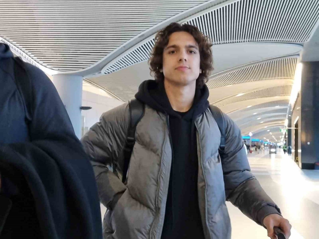 Fenerbahçe’nin yeni transferi Emre Demir İstanbul’a geldi