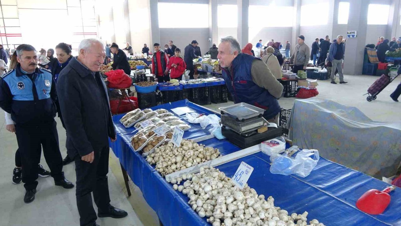 Lapseki’de kapalı pazaryeri açıldı