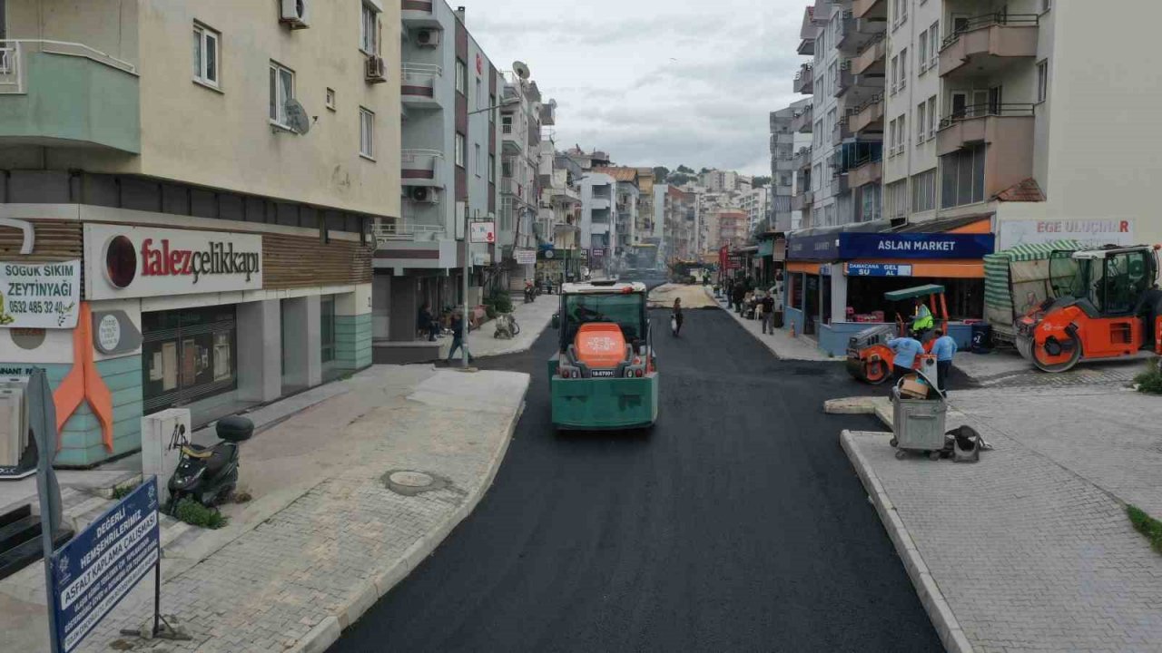 Aydın Büyükşehir Belediyesi Kuşadası’nın yollarını yeniliyor Aydın Büyükşehir Belediyesi Kuşadası’nın yollarını yeniliyor