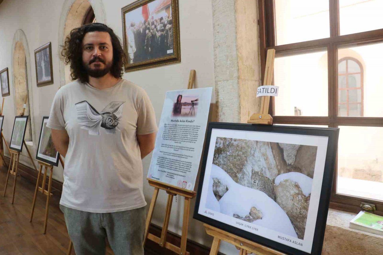 Yaban hayatı fotoğrafçısı, sattığı fotoğrafların gelirini lösemili ...