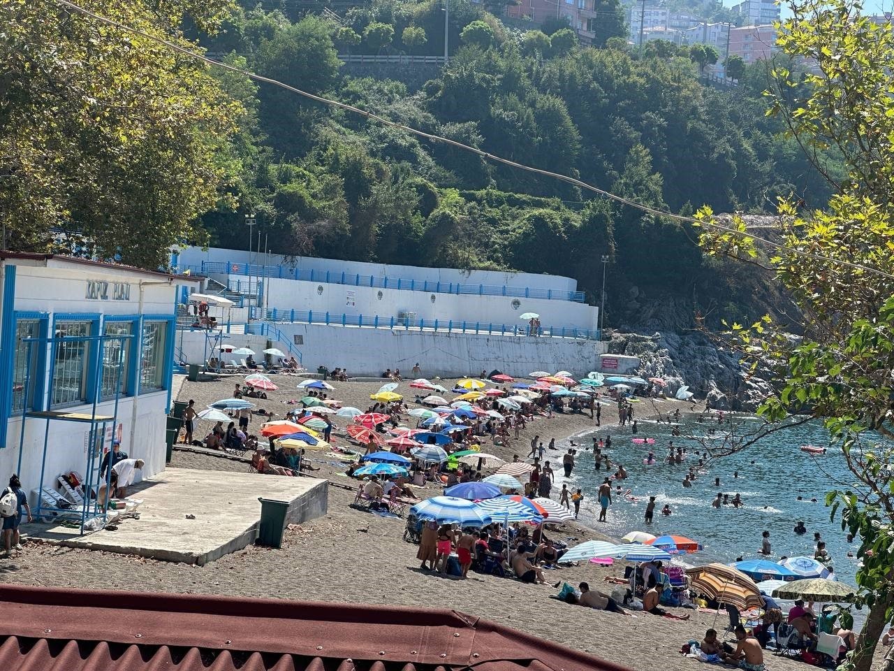 Kapuz Plajı son 10 yılın rekorunu kırdı, 100 bin kişi ziyaret etti
